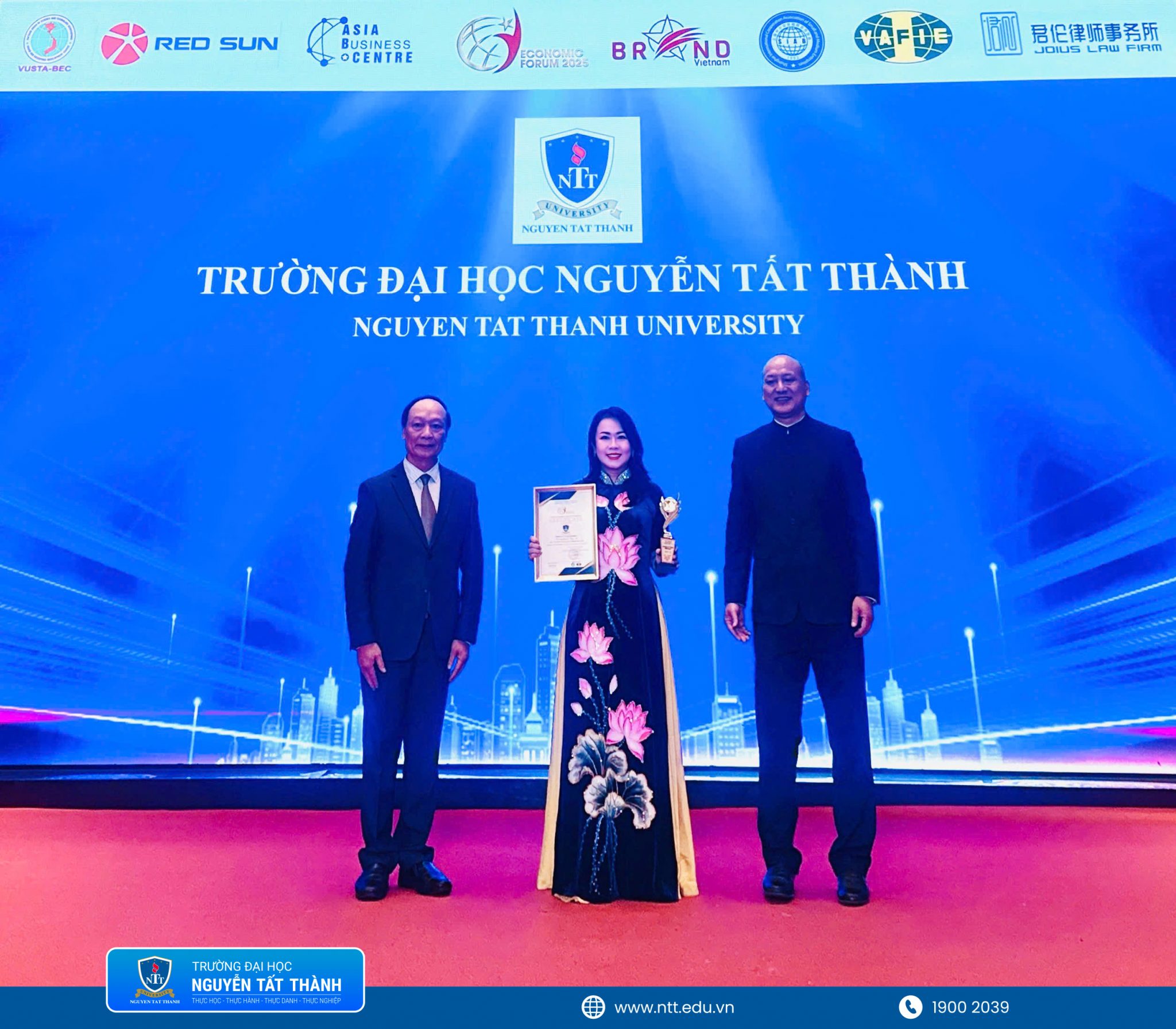 Nguyen Tat Thanh University Honored among “Top 10 Asia-Pacific ...